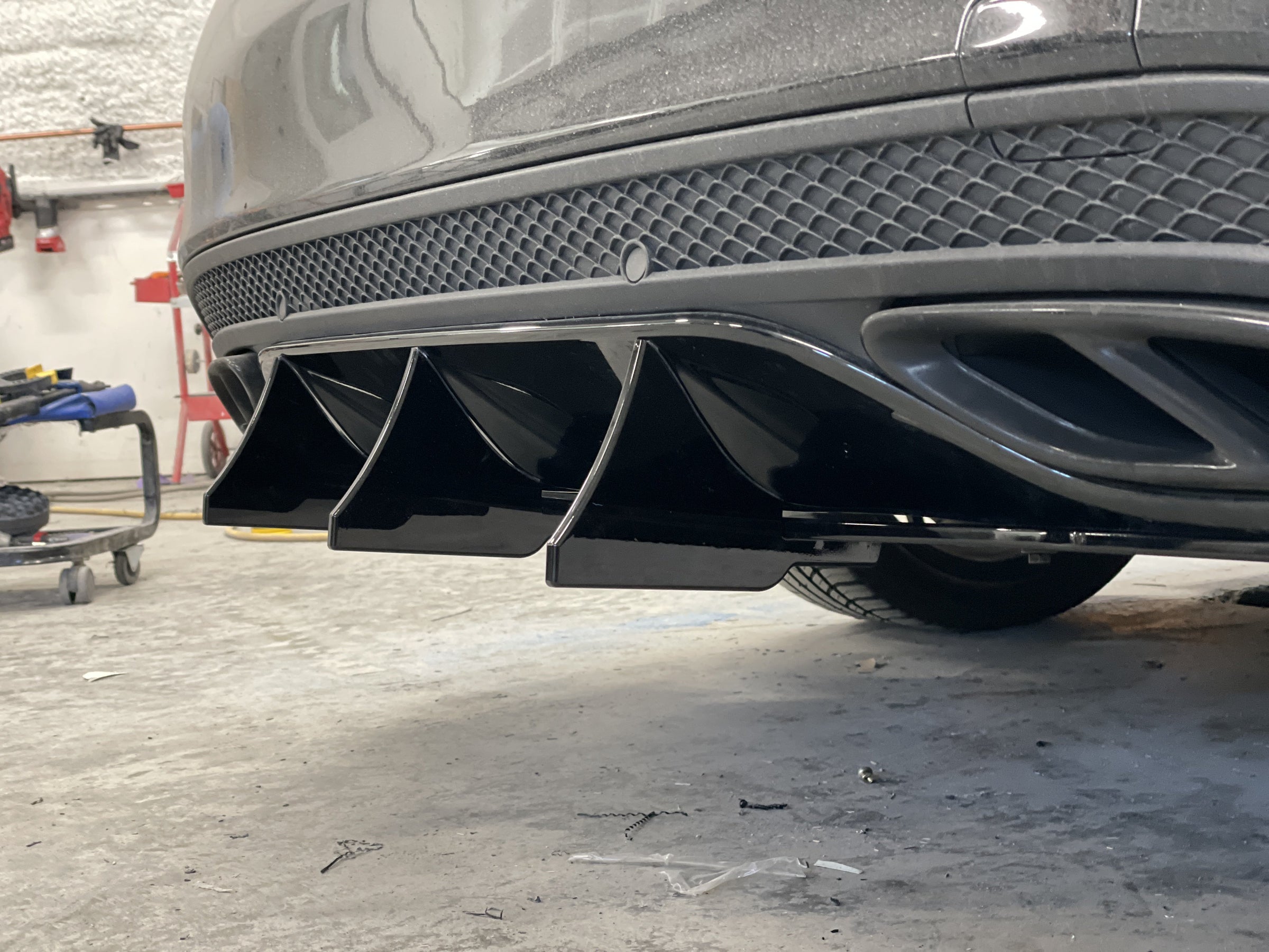 Rear Diffuser - Mercedes C300 15-18 – Artwork Bodyshop Inc.